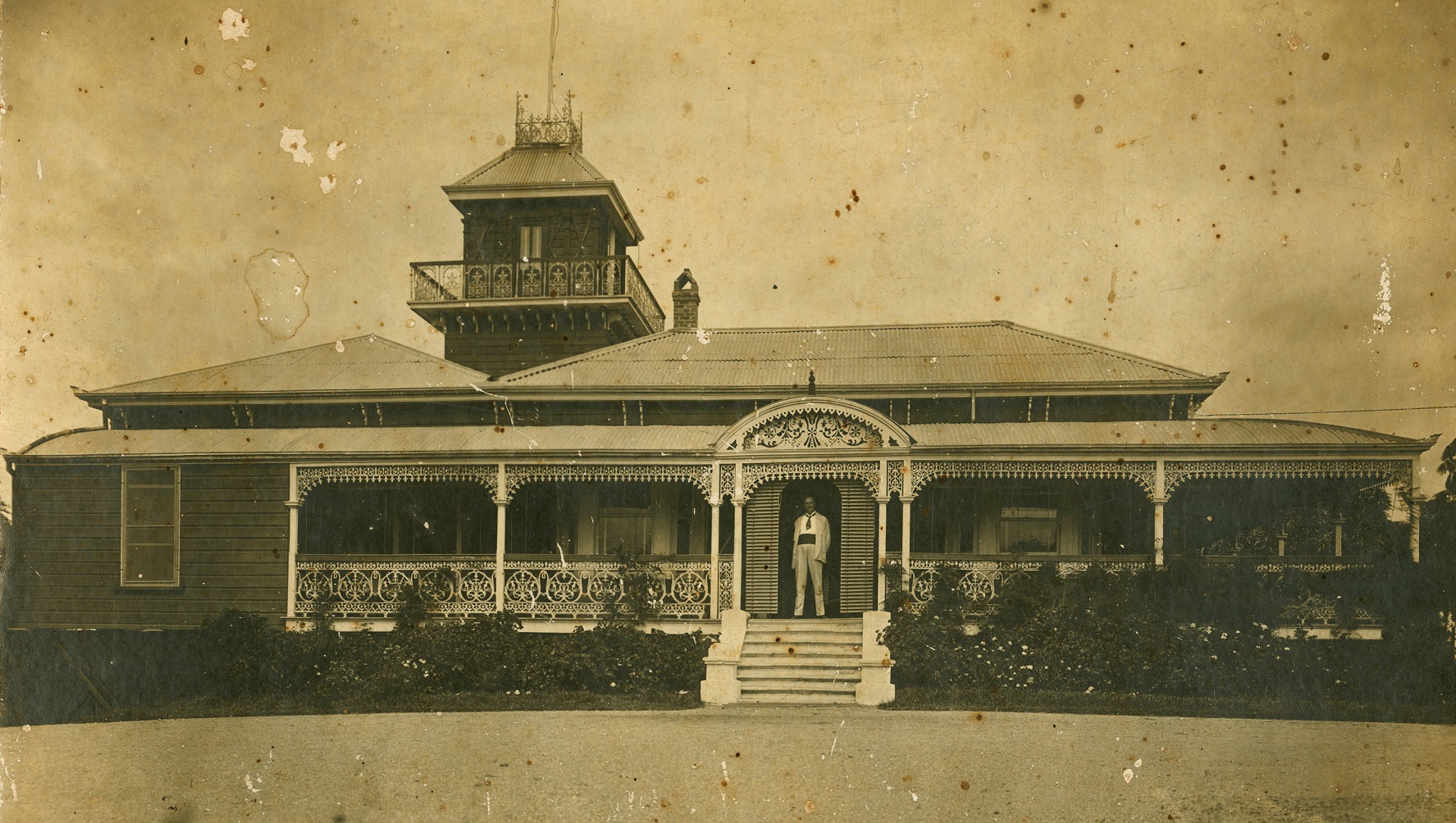 War, lies, and corsets – History Out There